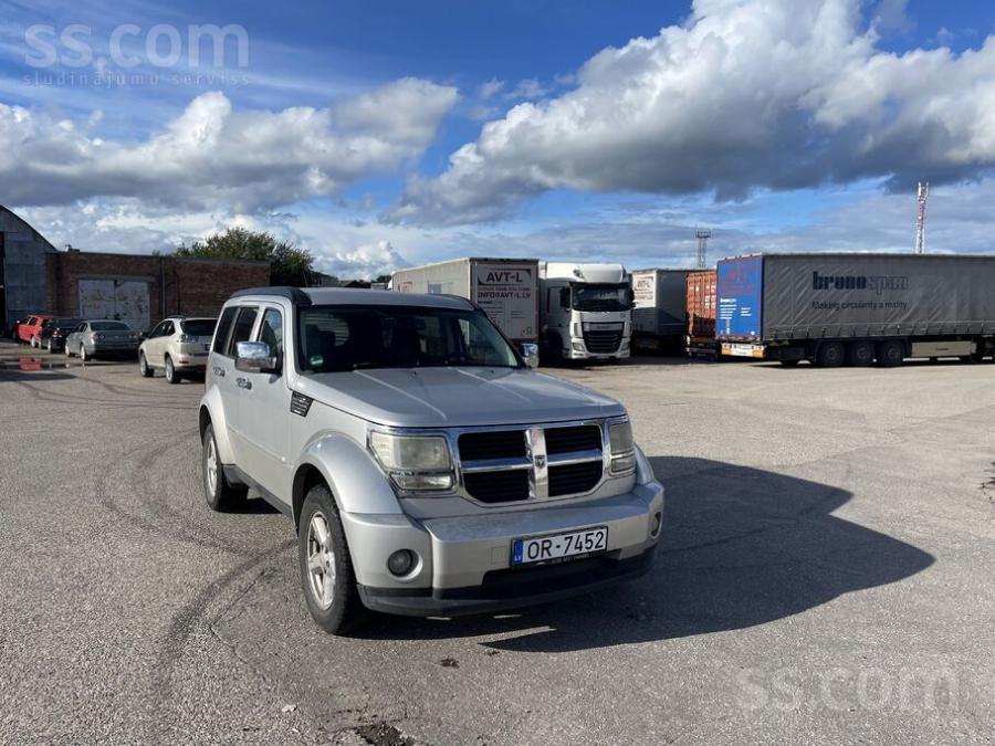 Grey Dodge Nitro 2008 in Riga, with an engine capacity of 2.80 L and mileage of 287 thousand km for 2500 €, photo 1 on AUTOMOTO.COM.LV