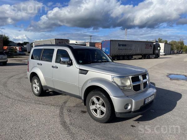 Dodge Nitro 2008 Rīga vietnē Pelēks Dodge Nitro 2008 Rīga, ar dzinēja tilpumu 2.80 L un nobraukumu 287 tūkst. km par 2500 €, foto 3 vietnē AUTOMOTO.COM.LV