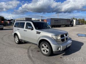 Grey Dodge Nitro 2008 in Riga, with an engine capacity of 2.80 L and mileage of 287 thousand km for 2500 €, photo 3 on AUTOMOTO.COM.LV
