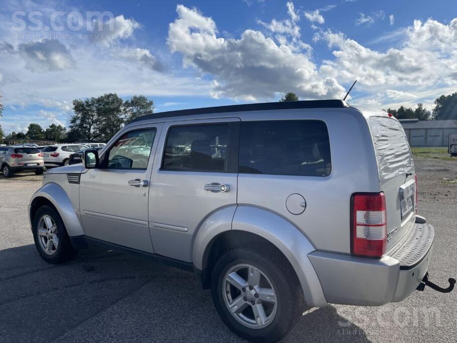 Grey Dodge Nitro 2008 in Riga, with an engine capacity of 2.80 L and mileage of 287 thousand km for 2500 €, photo 6 on AUTOMOTO.COM.LV