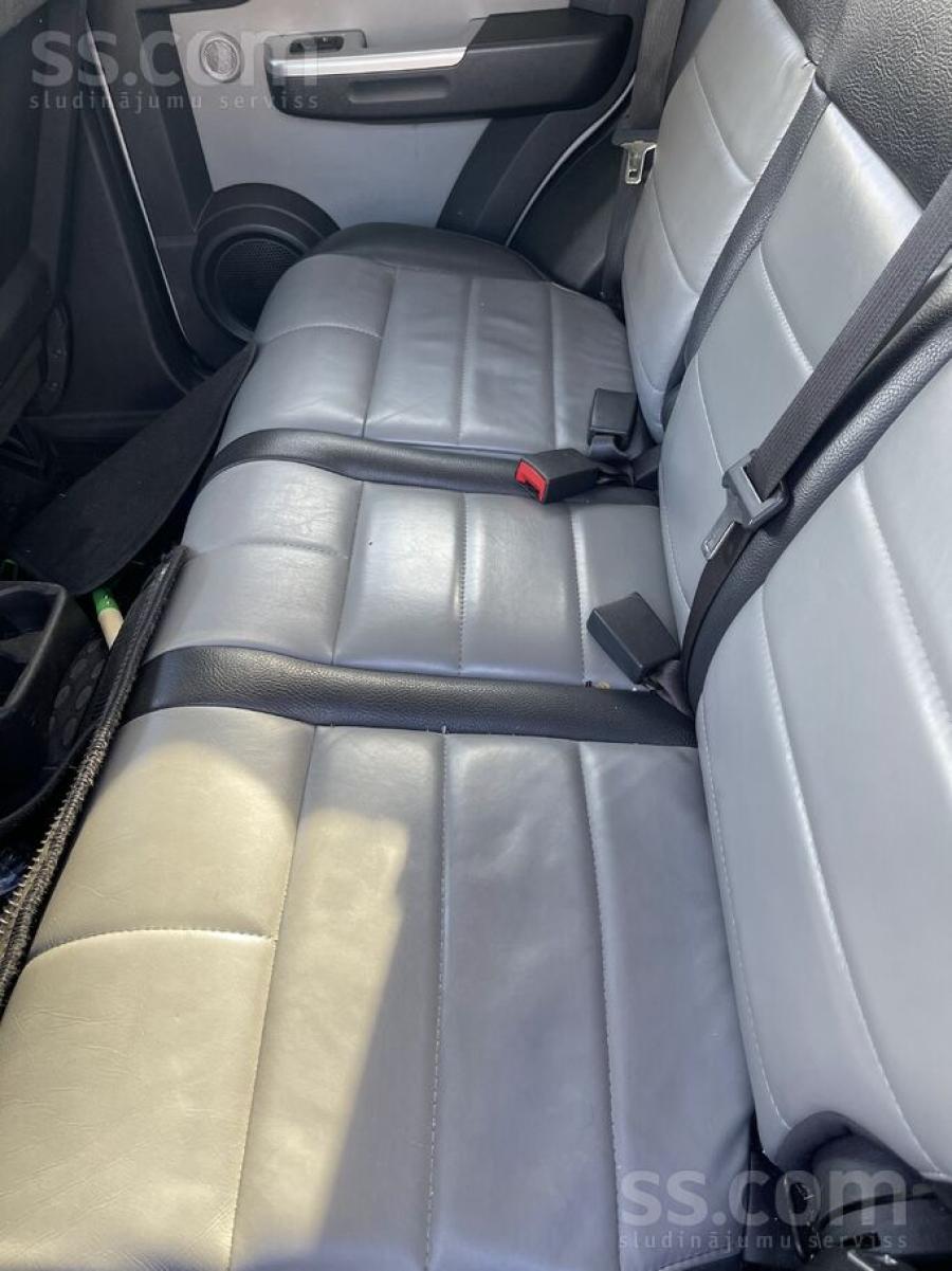 Grey Dodge Nitro 2008 in Riga, with an engine capacity of 2.80 L and mileage of 287 thousand km for 2500 €, photo 7 on AUTOMOTO.COM.LV