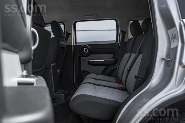 Grey Dodge Nitro 2009 in Riga, with an engine capacity of 2.80 L and mileage of 295 thousand km for 5990 €, photo 9 on AUTOMOTO.COM.LV