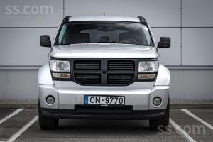 Grey Dodge Nitro 2009 in Riga, with an engine capacity of 2.80 L and mileage of 295 thousand km for 5990 €, photo 3 on AUTOMOTO.COM.LV