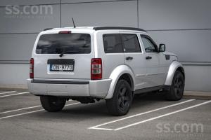 Grey Dodge Nitro 2009 in Riga, with an engine capacity of 2.80 L and mileage of 295 thousand km for 5990 €, photo 5 on AUTOMOTO.COM.LV