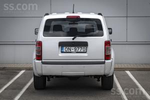 Grey Dodge Nitro 2009 in Riga, with an engine capacity of 2.80 L and mileage of 295 thousand km for 5990 €, photo 6 on AUTOMOTO.COM.LV