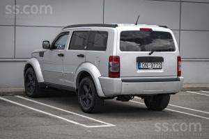 Grey Dodge Nitro 2009 in Riga, with an engine capacity of 2.80 L and mileage of 295 thousand km for 5990 €, photo 7 on AUTOMOTO.COM.LV