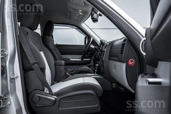 Pelēks Dodge Nitro 2009 Rīga, ar dzinēja tilpumu 2.80 L un nobraukumu 295 tūkst. km par 5990 €, foto 8 vietnē AUTOMOTO.COM.LV