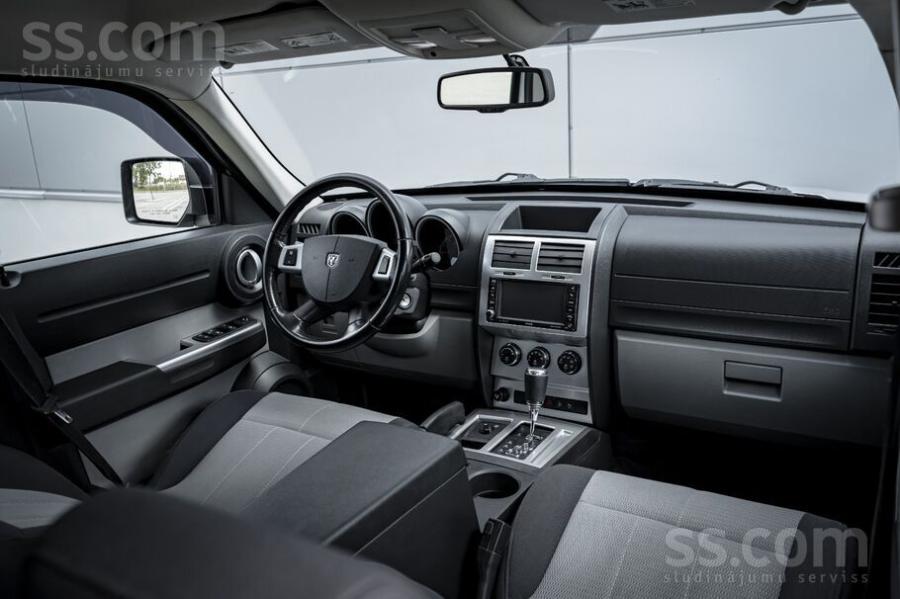 Grey Dodge Nitro 2009 in Riga, with an engine capacity of 2.80 L and mileage of 295 thousand km for 5990 €, photo 12 on AUTOMOTO.COM.LV