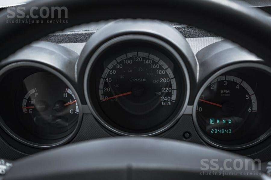 Grey Dodge Nitro 2009 in Riga, with an engine capacity of 2.80 L and mileage of 295 thousand km for 5990 €, photo 15 on AUTOMOTO.COM.LV