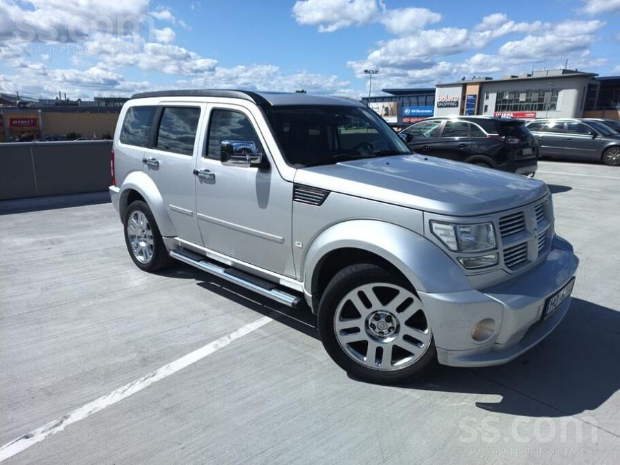 Grey Dodge Nitro 2011 in Riga, with an engine capacity of 4.00 L and mileage of 194 thousand km for 3900 €, photo 7 on AUTOMOTO.COM.LV