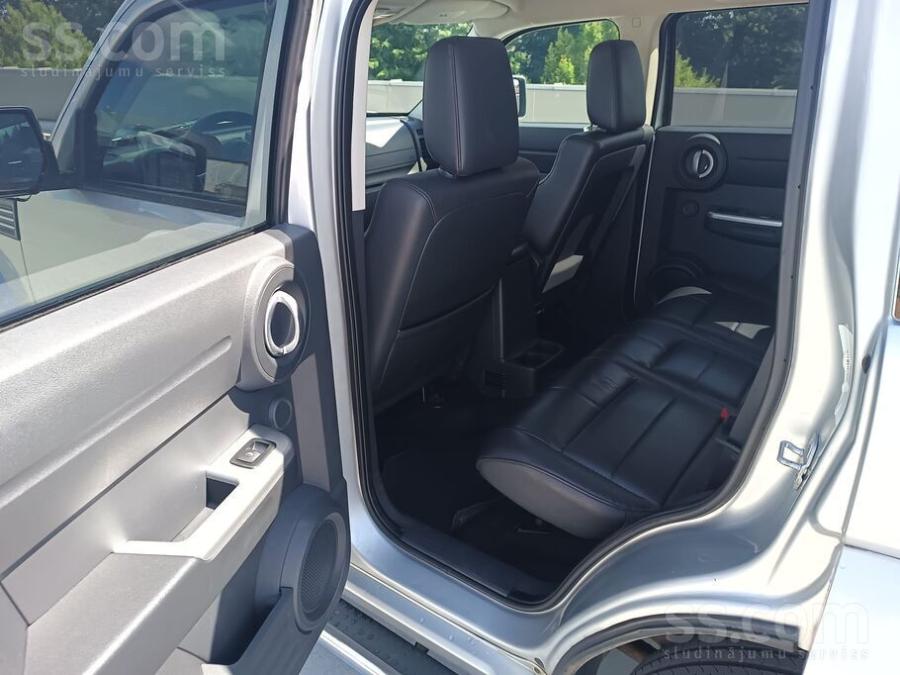 Grey Dodge Nitro 2011 in Riga, with an engine capacity of 4.00 L and mileage of 194 thousand km for 3900 €, photo 12 on AUTOMOTO.COM.LV