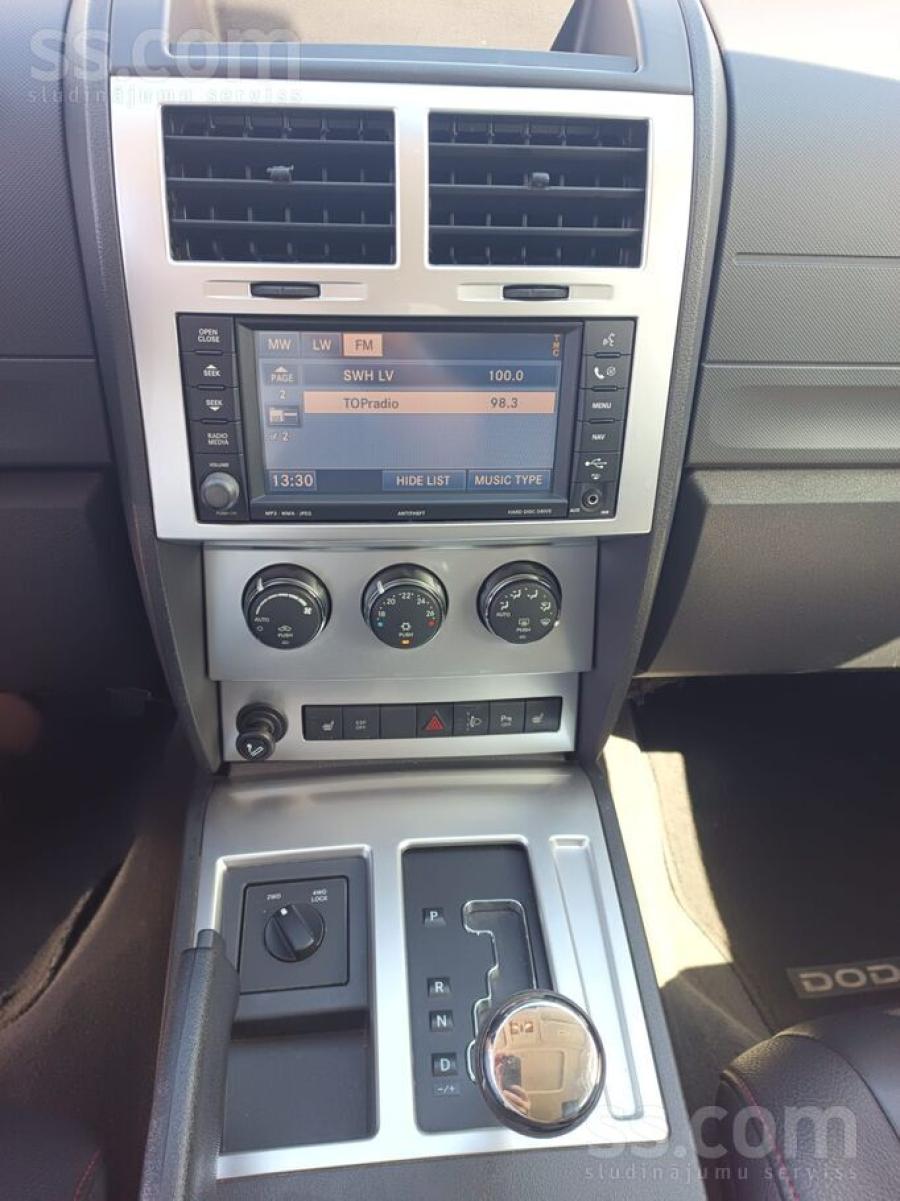 Grey Dodge Nitro 2011 in Riga, with an engine capacity of 4.00 L and mileage of 194 thousand km for 3900 €, photo 18 on AUTOMOTO.COM.LV
