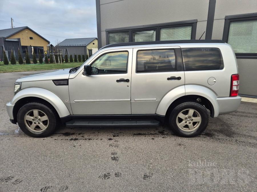 Pelēks Dodge Nitro 2007 Pērnava, ar dzinēja tilpumu 0.00 L un nobraukumu 198 tūkst. km par 5500 €, foto 2 vietnē AUTOMOTO.COM.LV