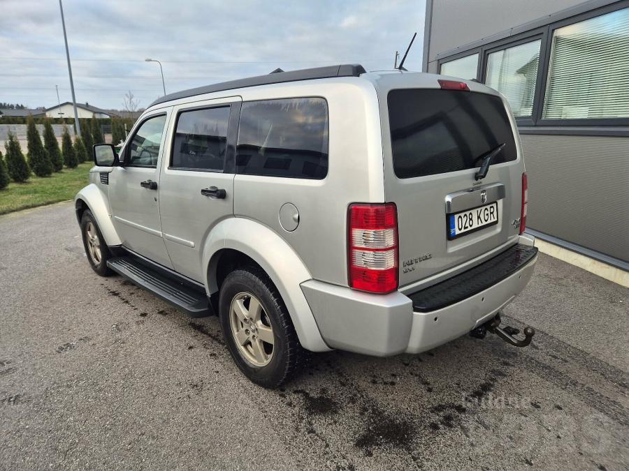 Pelēks Dodge Nitro 2007 Pērnava, ar dzinēja tilpumu 0.00 L un nobraukumu 198 tūkst. km par 5500 €, foto 3 vietnē AUTOMOTO.COM.LV