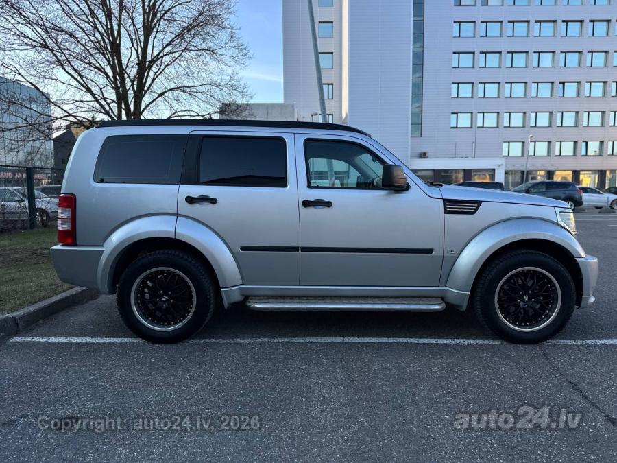Pelēks Dodge Nitro 2007 Tallina, ar dzinēja tilpumu 2.80 L un nobraukumu 296 tūkst. km par 2999 €, foto 5 vietnē AUTOMOTO.COM.LV