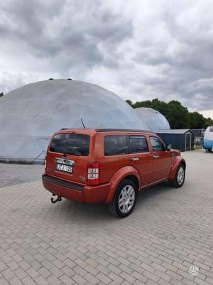 Oranžs Dodge Nitro 2008 Elektrėnai, ar dzinēja tilpumu 2.78 L un nobraukumu 201 tūkst. km par 3900 €, foto 4 vietnē AUTOMOTO.COM.LV