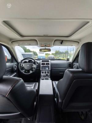Oranžs Dodge Nitro 2008 Elektrėnai, ar dzinēja tilpumu 2.78 L un nobraukumu 201 tūkst. km par 3900 €, foto 6 vietnē AUTOMOTO.COM.LV