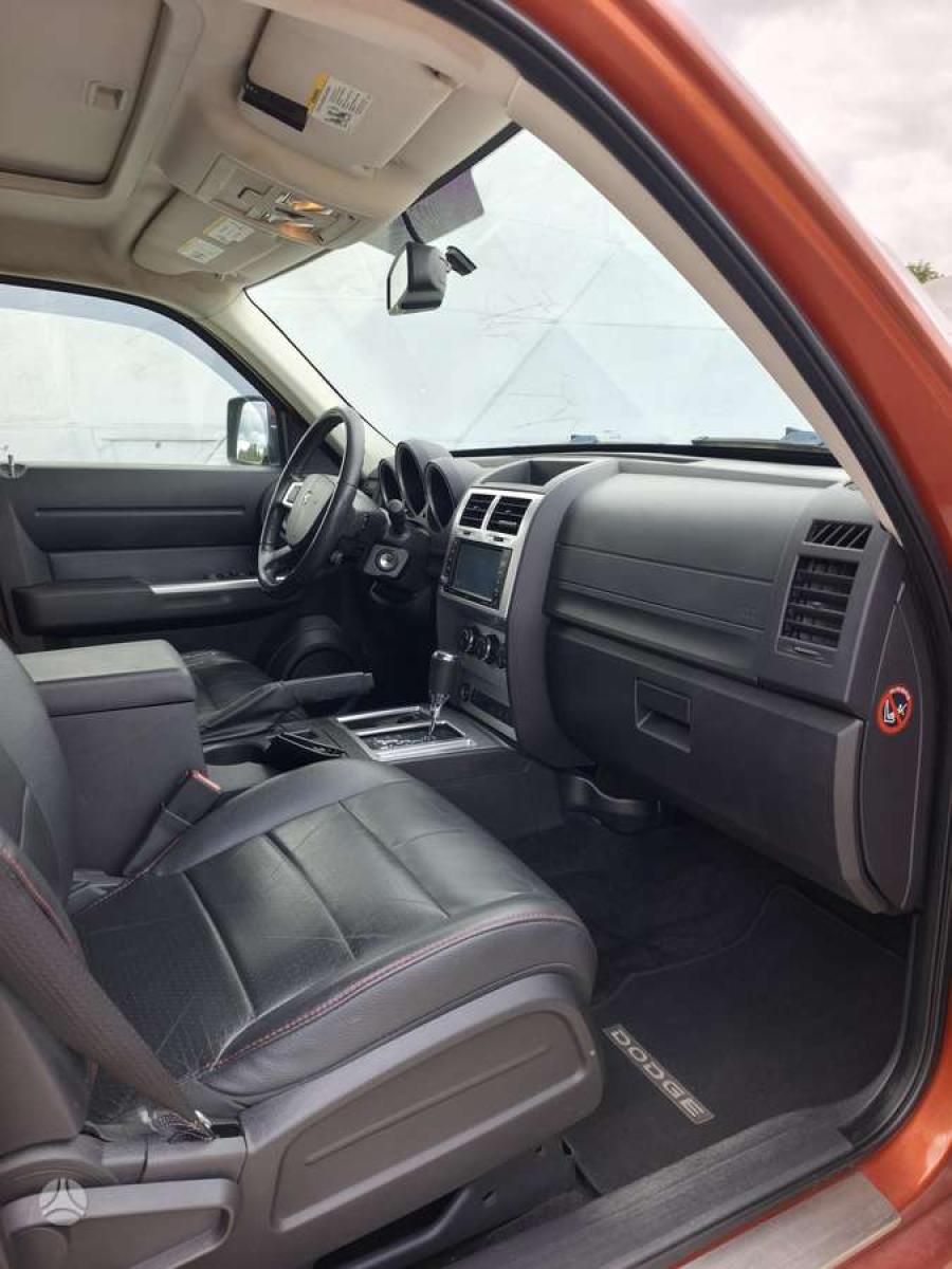 Oranžs Dodge Nitro 2008 Elektrėnai, ar dzinēja tilpumu 2.78 L un nobraukumu 201 tūkst. km par 3900 €, foto 7 vietnē AUTOMOTO.COM.LV