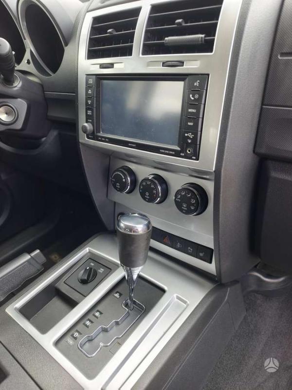 Oranžs Dodge Nitro 2008 Elektrėnai, ar dzinēja tilpumu 2.78 L un nobraukumu 201 tūkst. km par 3900 €, foto 8 vietnē AUTOMOTO.COM.LV