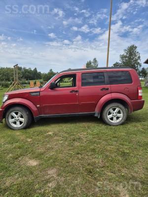 Red Dodge Nitro 2007 in Riga, with an engine capacity of 2.80 L and mileage of 0 thousand km for 2850 €, photo 7 on AUTOMOTO.COM.LV