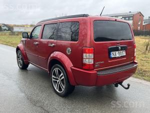 Red Dodge Nitro 2008 in Riga, with an engine capacity of 2.80 L and mileage of 316 thousand km for 3850 €, photo 4 on AUTOMOTO.COM.LV
