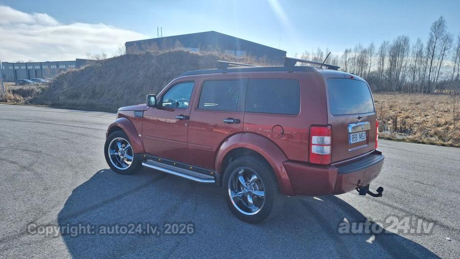 Red Dodge Nitro 2009 in Tallinn, with an engine capacity of 2.80 L and mileage of 286 thousand km for 6000 €, photo 4 on AUTOMOTO.COM.LV