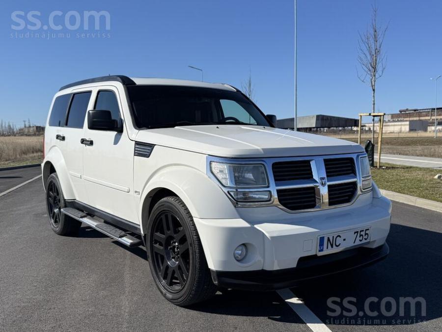 White Dodge Nitro 2008 in Liepaja, with an engine capacity of 2.80 L and mileage of 227 thousand km for 4800 €, photo 1 on AUTOMOTO.COM.LV