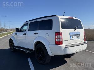White Dodge Nitro 2008 in Liepaja, with an engine capacity of 2.80 L and mileage of 227 thousand km for 4800 €, photo 3 on AUTOMOTO.COM.LV