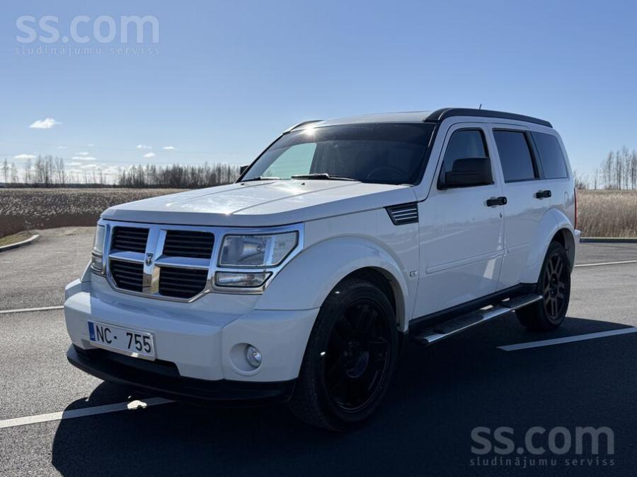 White Dodge Nitro 2008 in Liepaja, with an engine capacity of 2.80 L and mileage of 227 thousand km for 4800 €, photo 5 on AUTOMOTO.COM.LV