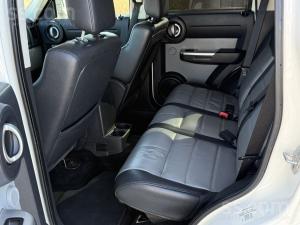 White Dodge Nitro 2008 in Liepaja, with an engine capacity of 2.80 L and mileage of 227 thousand km for 4800 €, photo 11 on AUTOMOTO.COM.LV
