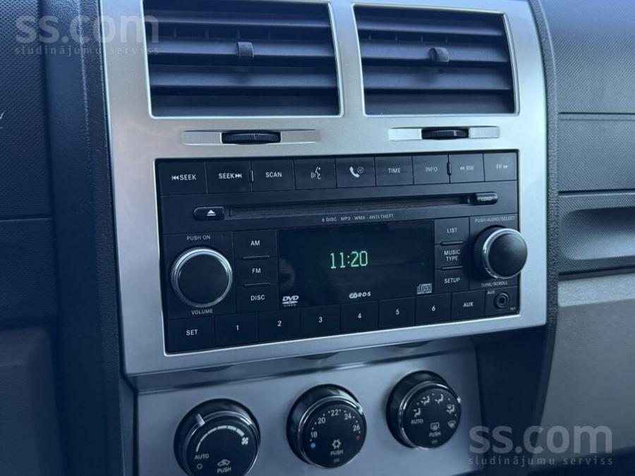 White Dodge Nitro 2008 in Liepaja, with an engine capacity of 2.80 L and mileage of 227 thousand km for 4800 €, photo 21 on AUTOMOTO.COM.LV