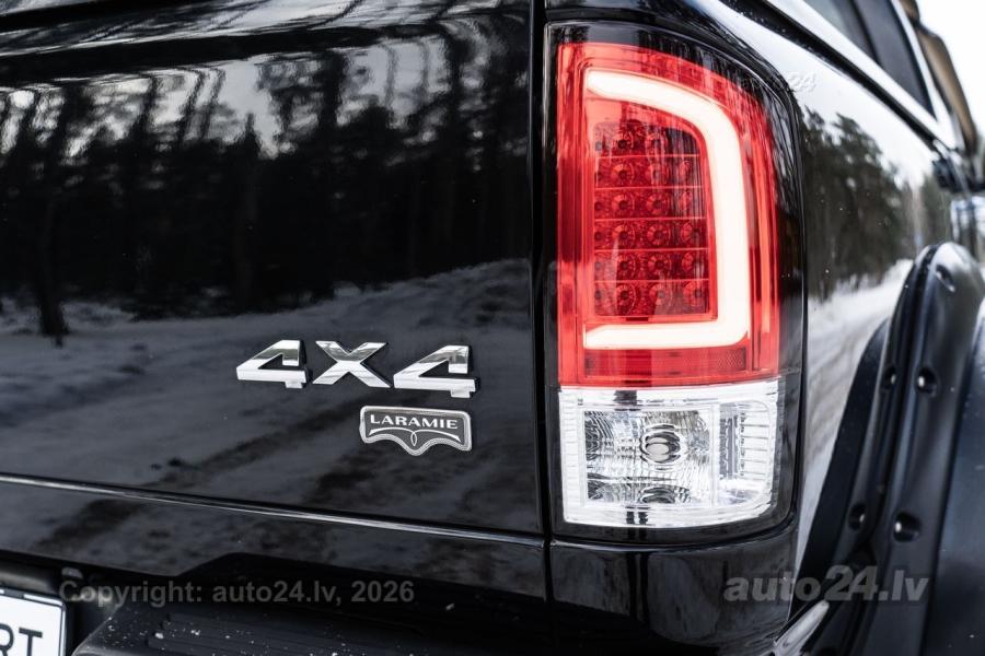 Melns Dodge RAM 2005 Tallina, ar dzinēja tilpumu 5.70 L un nobraukumu 139 tūkst. km par 19900 €, foto 30 vietnē AUTOMOTO.COM.LV