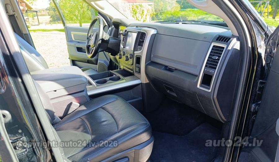 Melns Dodge RAM 2013 Tallina, ar dzinēja tilpumu 3.60 L un nobraukumu 305 tūkst. km par 17000 €, foto 8 vietnē AUTOMOTO.COM.LV