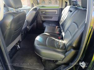 Melns Dodge RAM 2013 Tallina, ar dzinēja tilpumu 3.60 L un nobraukumu 305 tūkst. km par 17000 €, foto 10 vietnē AUTOMOTO.COM.LV