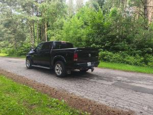 Black Dodge RAM 2014 in Panevezys, with an engine capacity of 5.70 L and mileage of 357 thousand km for 13700 €, photo 3 on AUTOMOTO.COM.LV