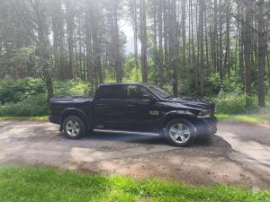 Black Dodge RAM 2014 in Panevezys, with an engine capacity of 5.70 L and mileage of 357 thousand km for 13700 €, photo 4 on AUTOMOTO.COM.LV
