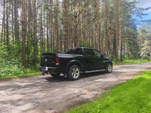 Black Dodge RAM 2014 in Panevezys, with an engine capacity of 5.70 L and mileage of 357 thousand km for 13700 €, photo 7 on AUTOMOTO.COM.LV
