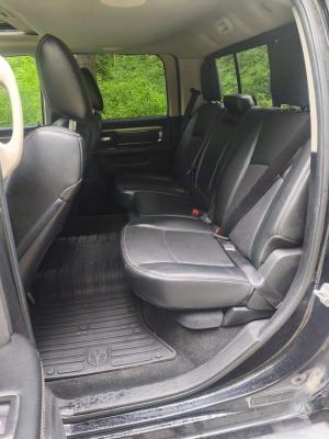 Black Dodge RAM 2014 in Panevezys, with an engine capacity of 5.70 L and mileage of 357 thousand km for 13700 €, photo 11 on AUTOMOTO.COM.LV