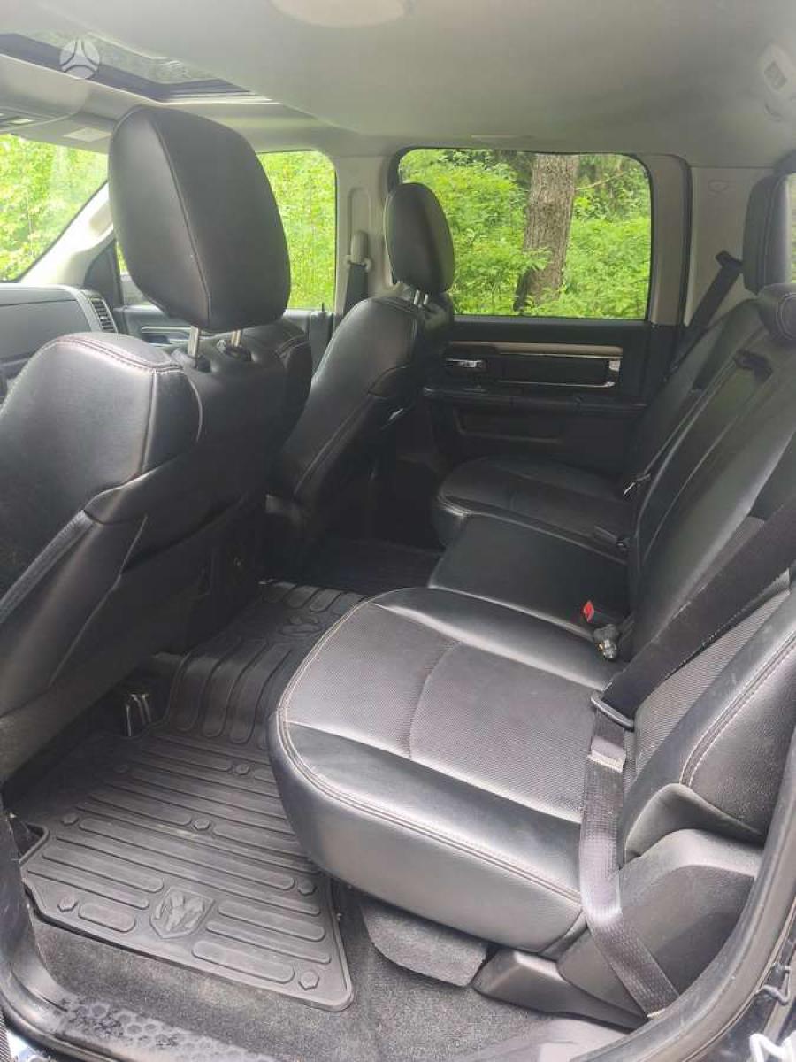 Black Dodge RAM 2014 in Panevezys, with an engine capacity of 5.70 L and mileage of 357 thousand km for 13700 €, photo 12 on AUTOMOTO.COM.LV