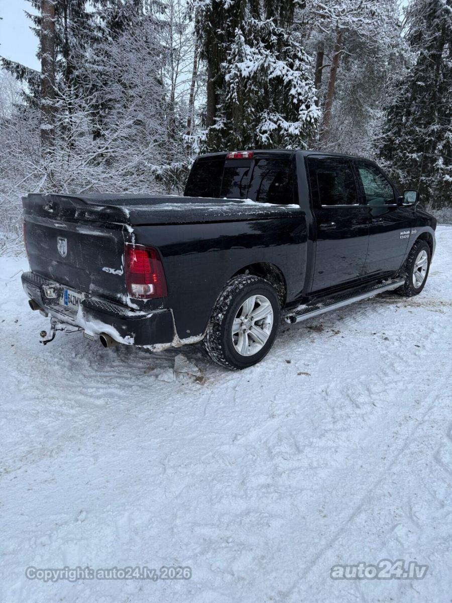 Black Dodge RAM 2015 in Tallinn, with an engine capacity of 5.70 L and mileage of 302 thousand km for 23000 €, photo 4 on AUTOMOTO.COM.LV