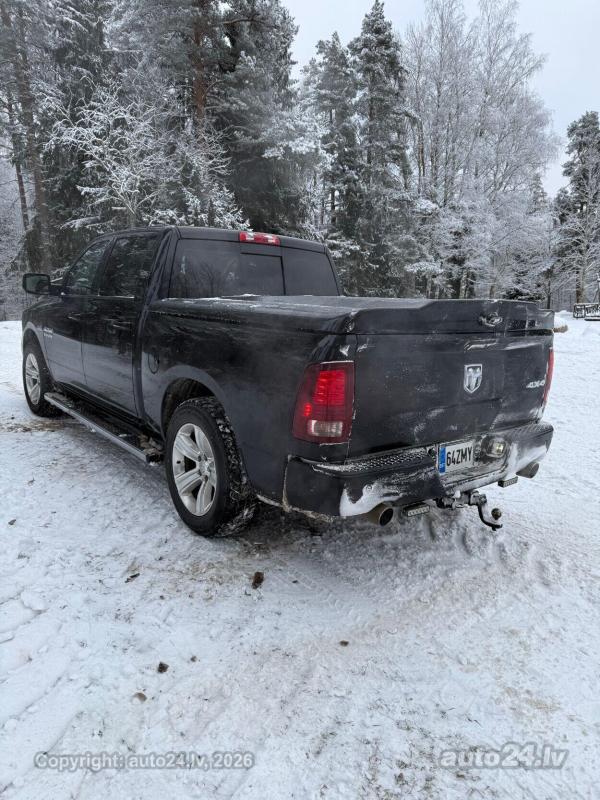Black Dodge RAM 2015 in Tallinn, with an engine capacity of 5.70 L and mileage of 302 thousand km for 23000 €, photo 5 on AUTOMOTO.COM.LV