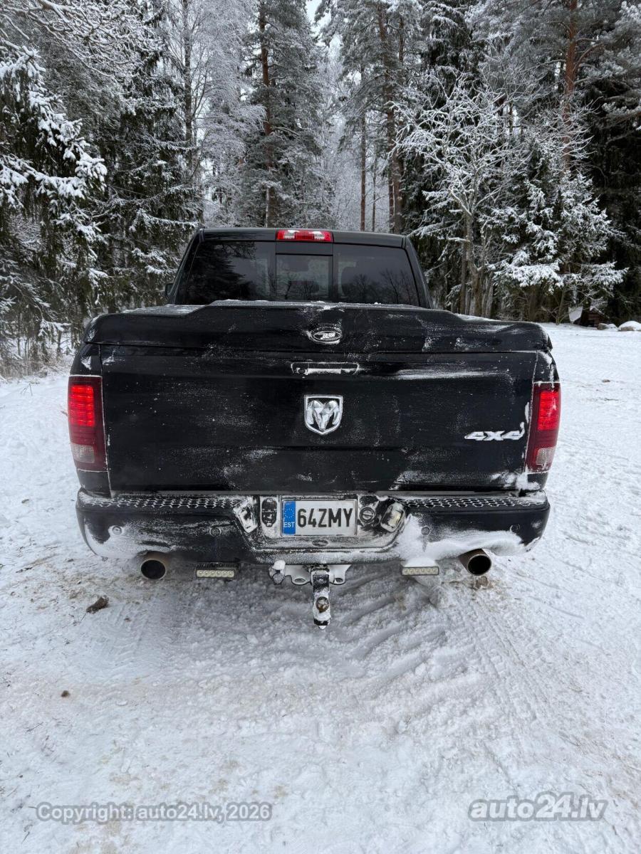 Black Dodge RAM 2015 in Tallinn, with an engine capacity of 5.70 L and mileage of 302 thousand km for 23000 €, photo 6 on AUTOMOTO.COM.LV