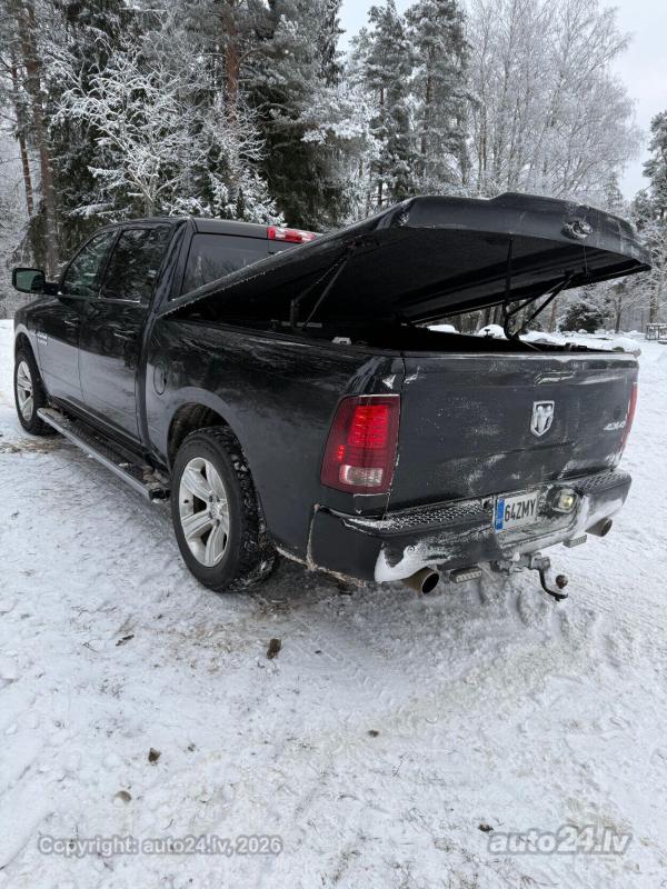 Black Dodge RAM 2015 in Tallinn, with an engine capacity of 5.70 L and mileage of 302 thousand km for 23000 €, photo 7 on AUTOMOTO.COM.LV