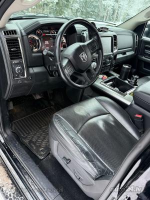 Black Dodge RAM 2015 in Tallinn, with an engine capacity of 5.70 L and mileage of 302 thousand km for 23000 €, photo 9 on AUTOMOTO.COM.LV