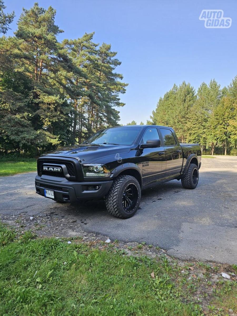 Melns Dodge RAM 2015 Mažeikiai, ar dzinēja tilpumu 5.70 L un nobraukumu 233 tūkst. km par 22000 €, foto 1 vietnē AUTOMOTO.COM.LV