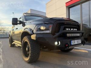 Black Dodge RAM 2015 in Riga, with an engine capacity of 5.70 L and mileage of 135 thousand km for 31900 €, photo 3 on AUTOMOTO.COM.LV