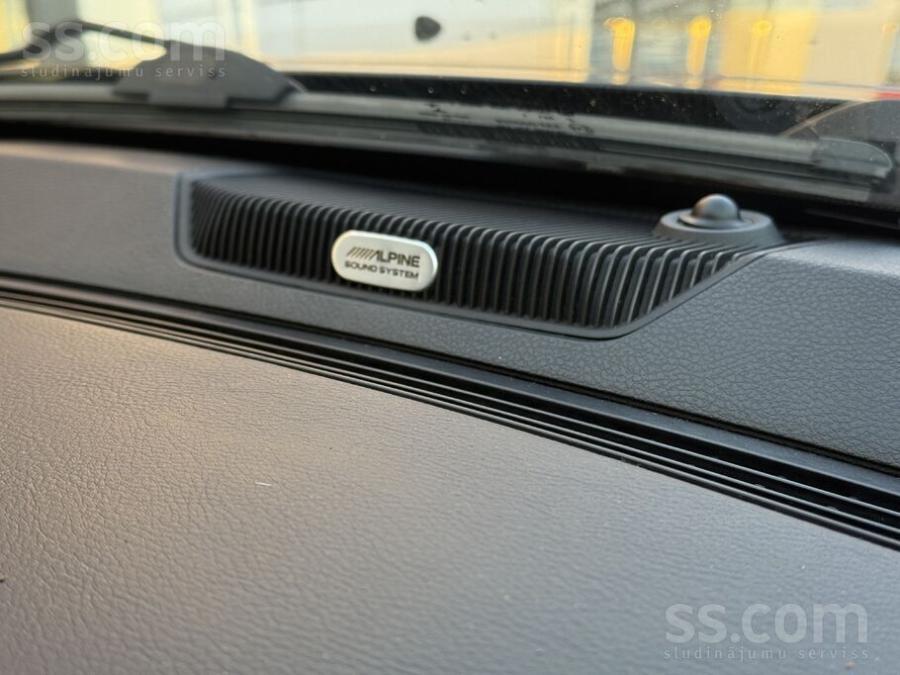 Black Dodge RAM 2015 in Riga, with an engine capacity of 5.70 L and mileage of 135 thousand km for 31900 €, photo 11 on AUTOMOTO.COM.LV
