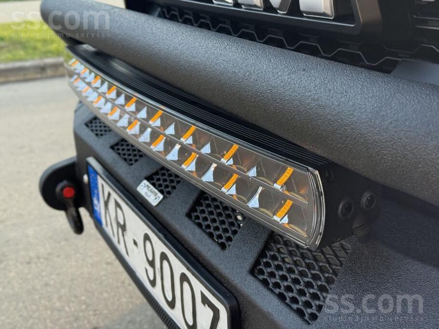 Black Dodge RAM 2015 in Riga, with an engine capacity of 5.70 L and mileage of 135 thousand km for 31900 €, photo 20 on AUTOMOTO.COM.LV