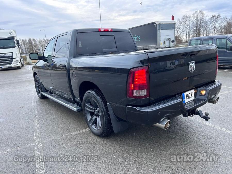 Melns Dodge RAM 2016 Tallina, ar dzinēja tilpumu 5.70 L un nobraukumu 268 tūkst. km par 22000 €, foto 3 vietnē AUTOMOTO.COM.LV