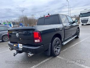 Melns Dodge RAM 2016 Tallina, ar dzinēja tilpumu 5.70 L un nobraukumu 268 tūkst. km par 22000 €, foto 4 vietnē AUTOMOTO.COM.LV